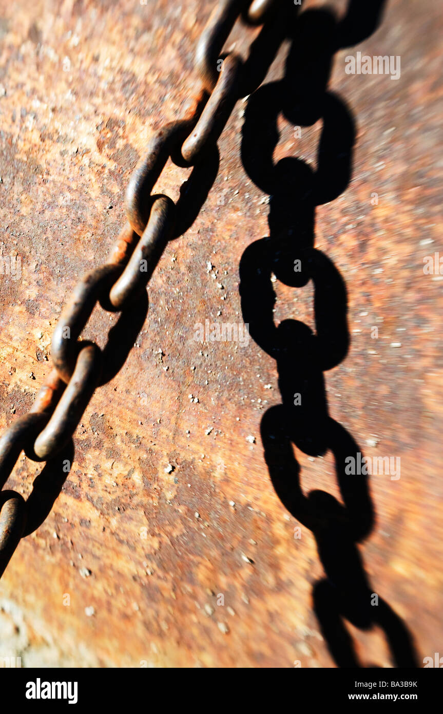 Orange rust chain hi-res stock photography and images - Alamy