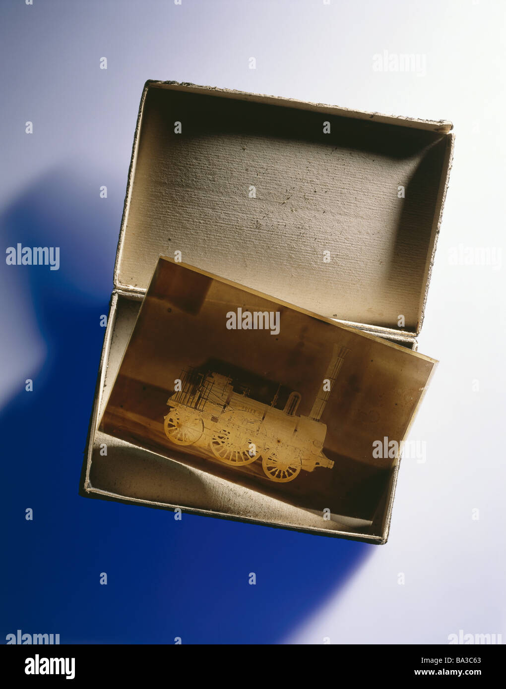 Negative glass plate hi-res stock photography and images - Alamy