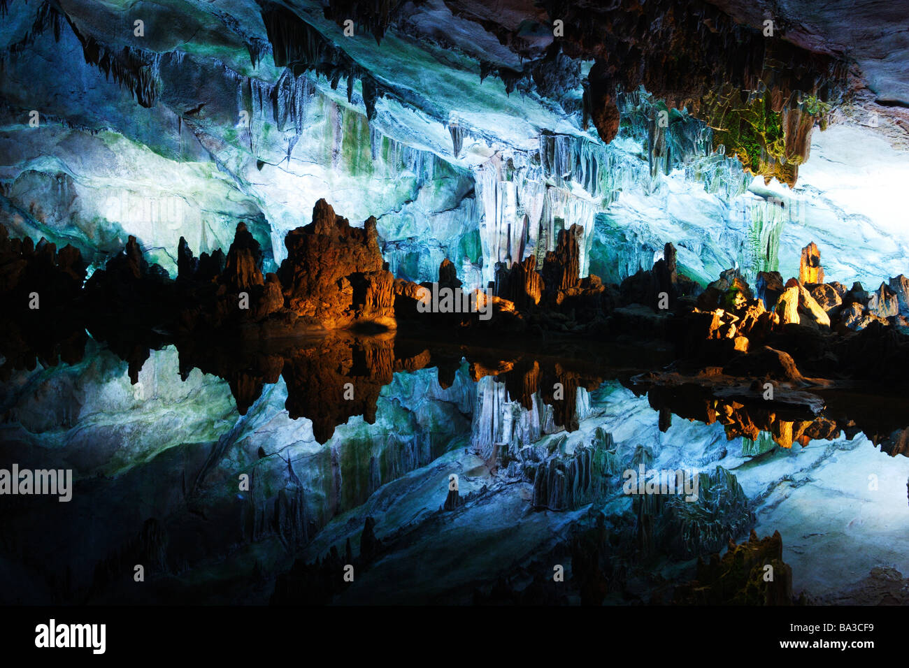 Ludi cave hi-res stock photography and images - Alamy