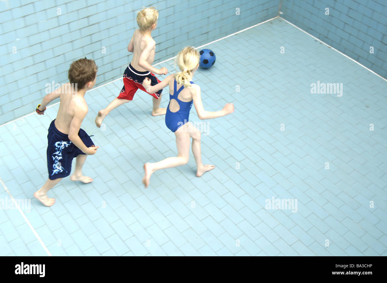 Above ground pools hi-res stock photography and images - Alamy