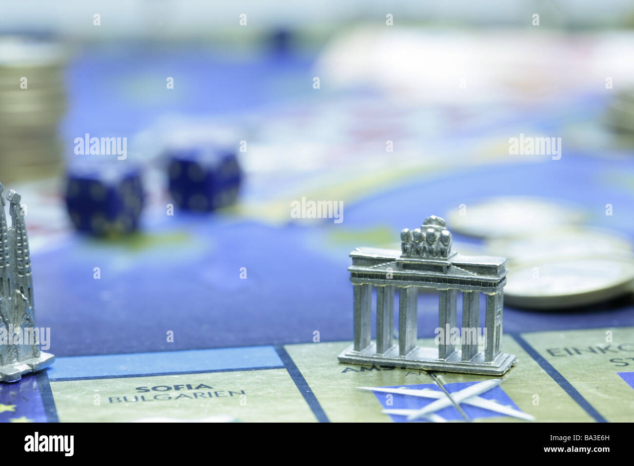 Monopoly figure hi-res stock photography and images - Alamy