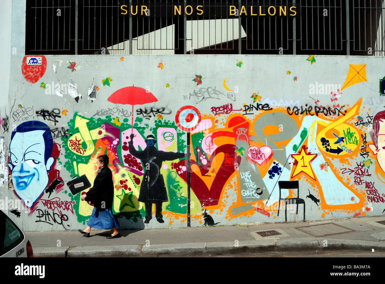 Graffiti cityscape paris france hi-res stock photography and images - Alamy