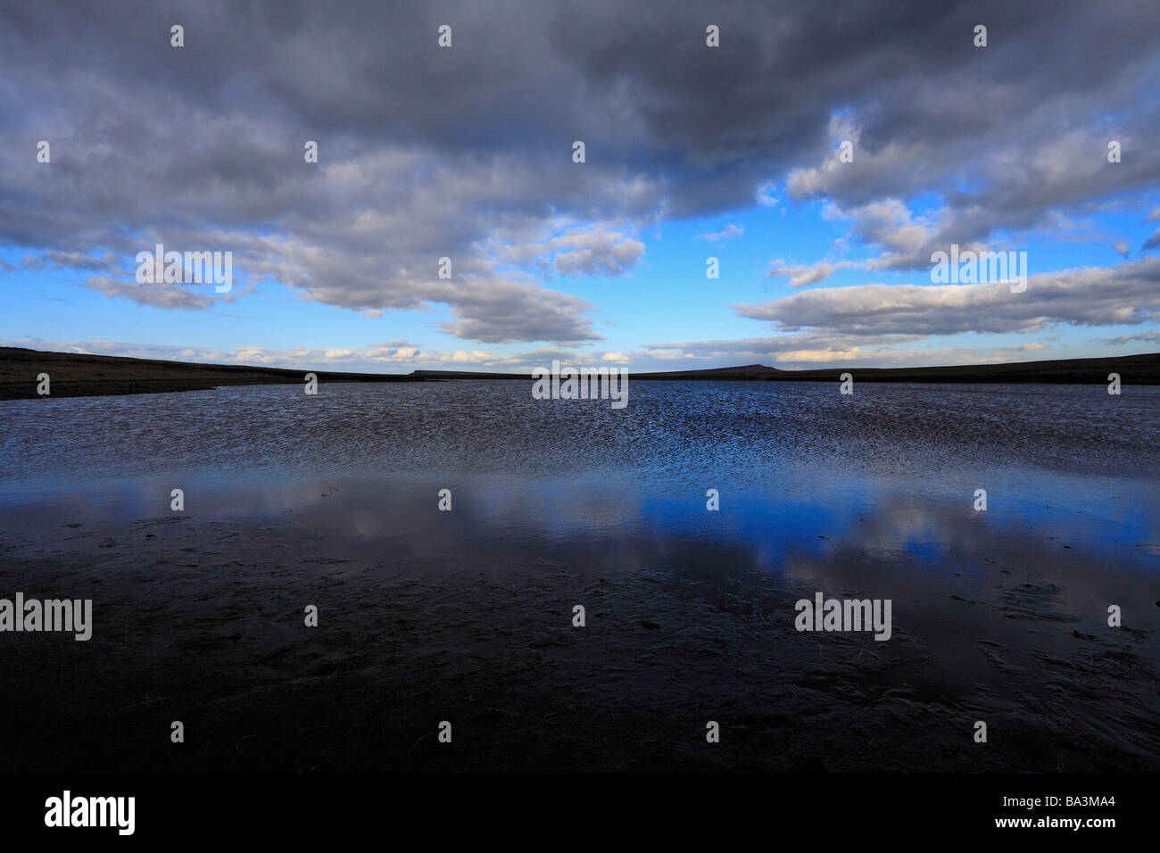 Pennine Way by Black Moss Reservoir, Wessenden Moor, Marsden towards ...