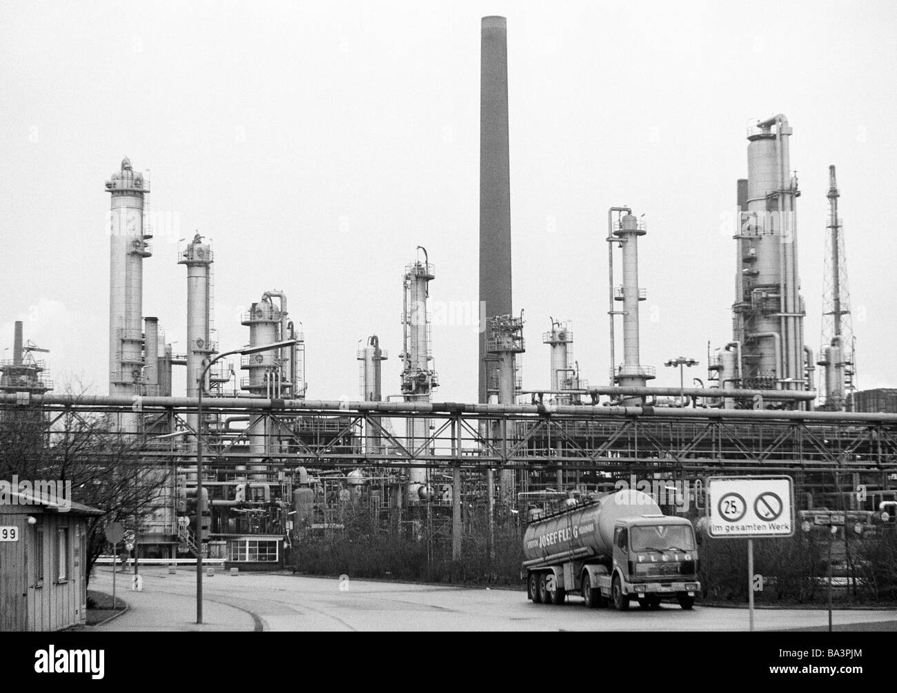 Seventies, black and white photo, economy, petrochemistry, oil refinery ...