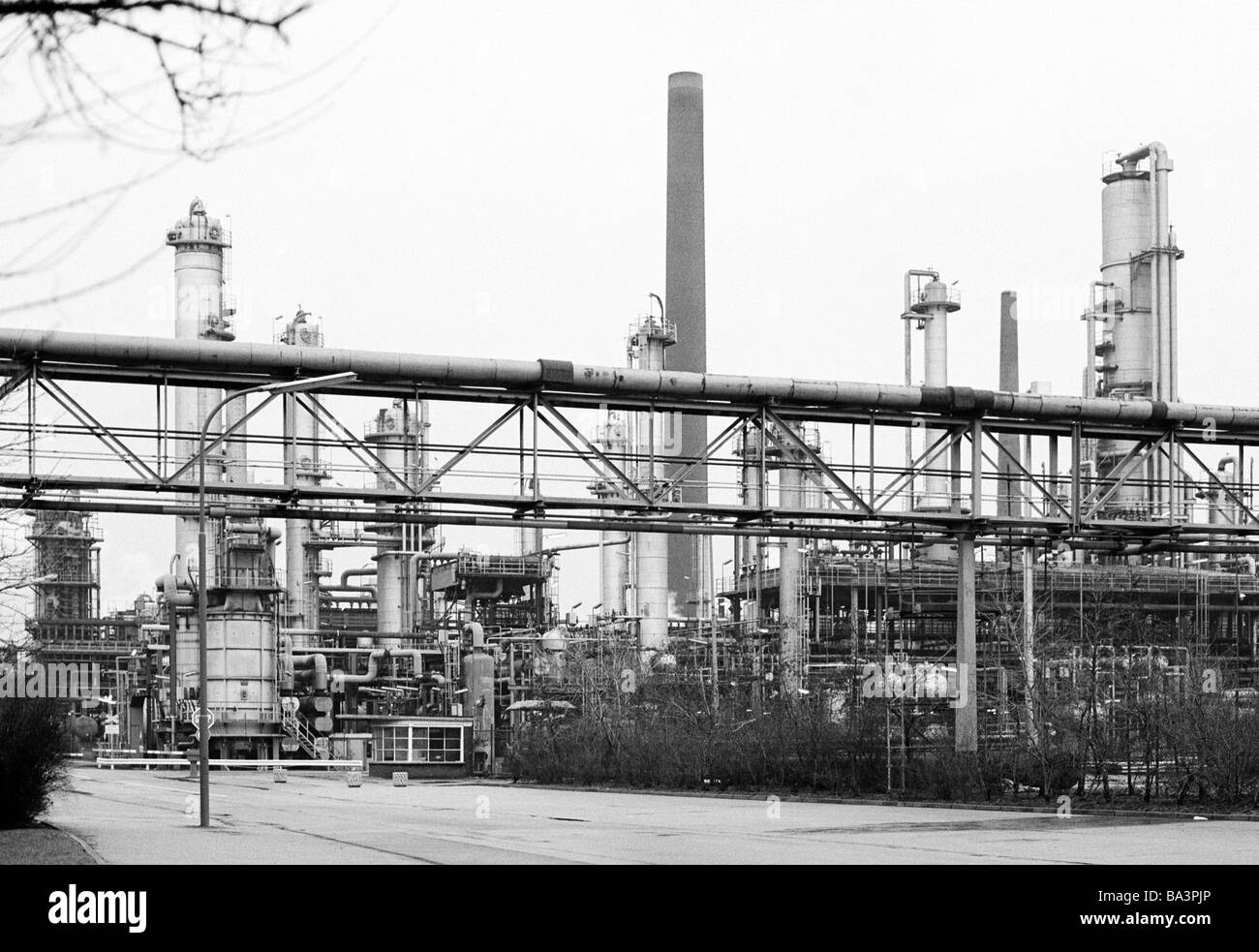 Ruhr oil bp gelsenkirchen refinery hi-res stock photography and images ...