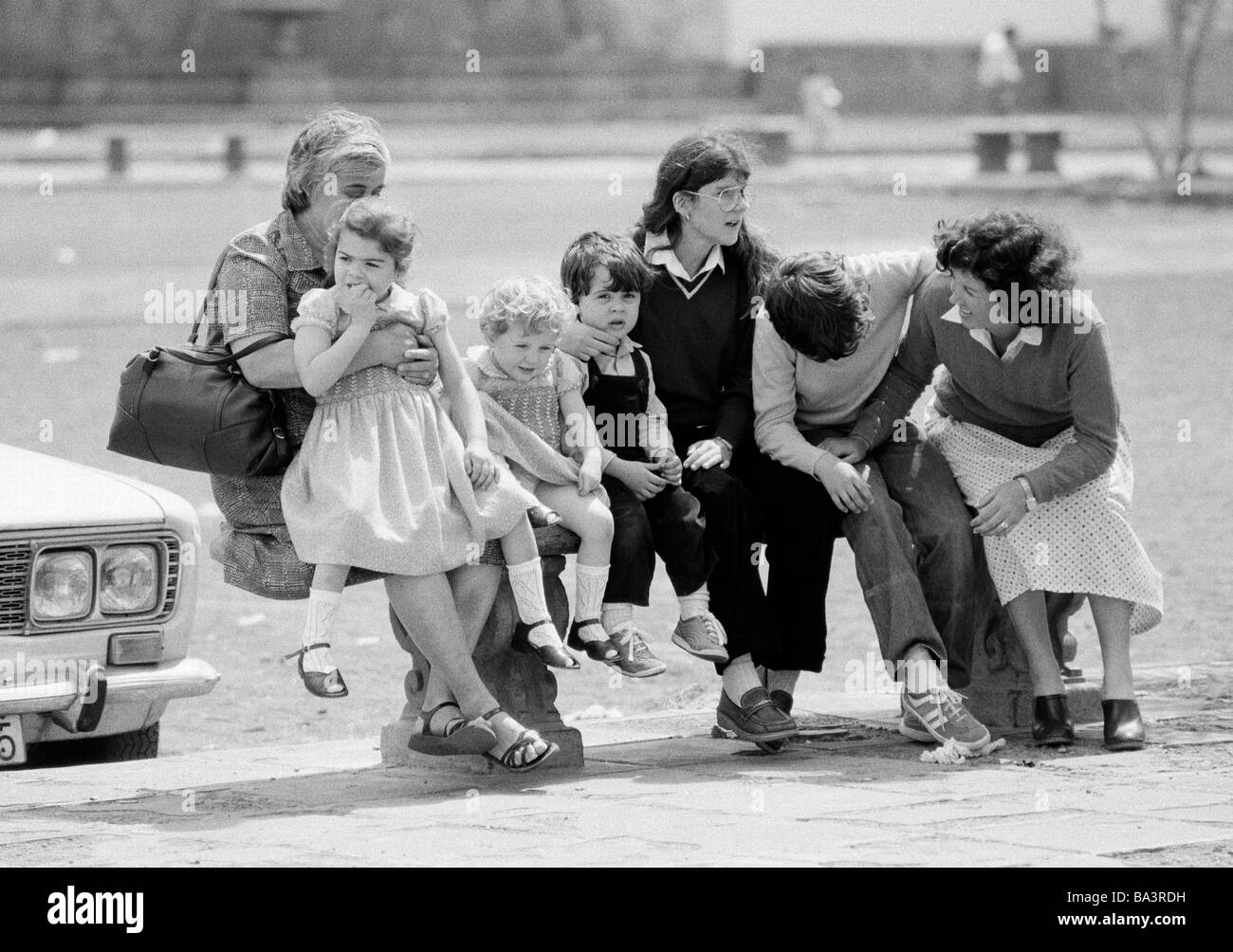 18 4 13 3 Black and White Stock Photos & Images - Alamy