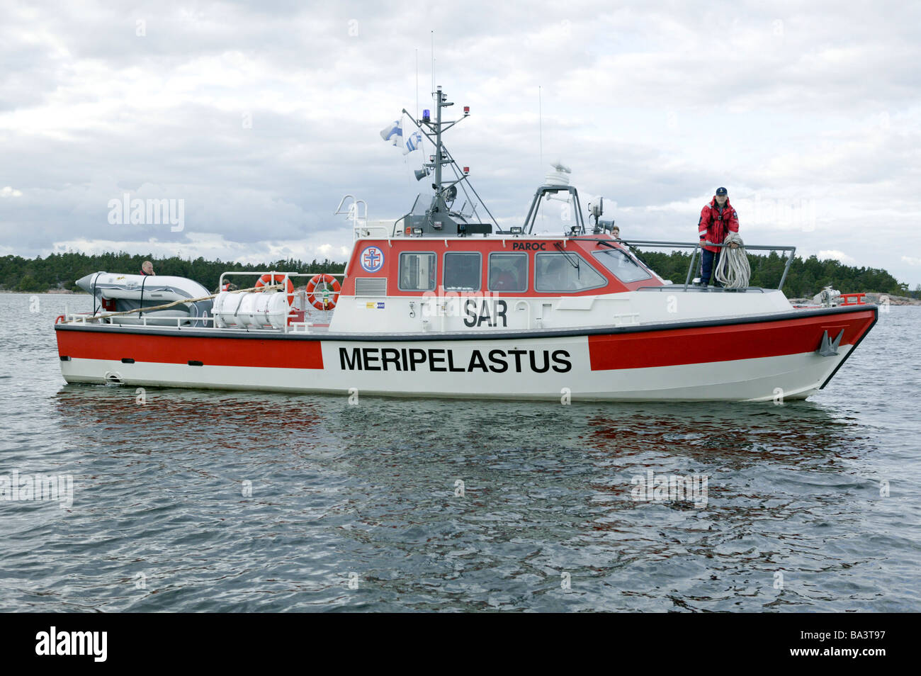 Rescue boat team hi-res stock photography and images - Alamy