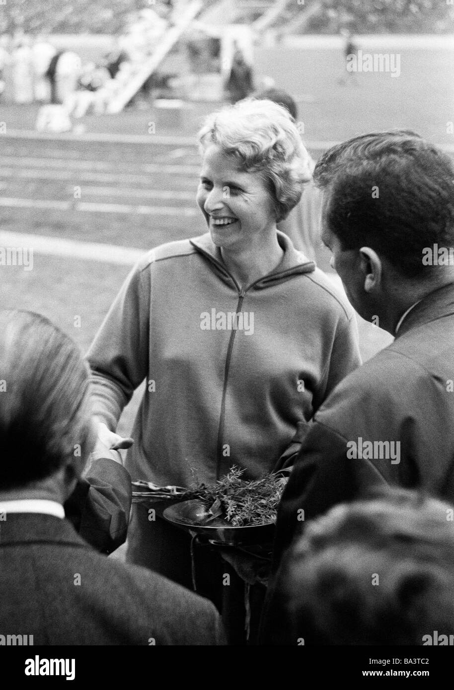 The 400 meters Black and White Stock Photos & Images - Alamy