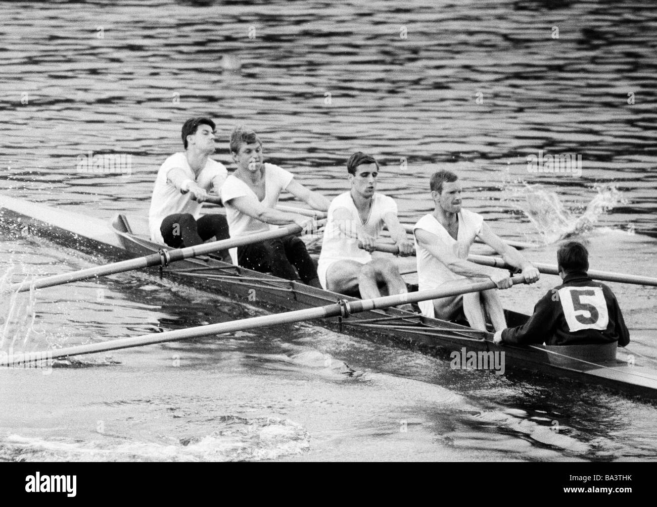 Black and white men rowing hi-res stock photography and images - Alamy