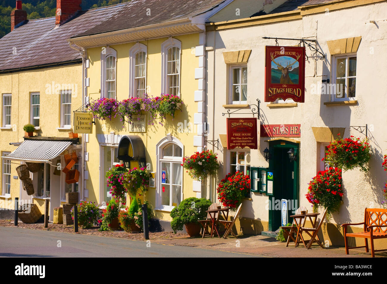 Dunster town village hi-res stock photography and images - Alamy