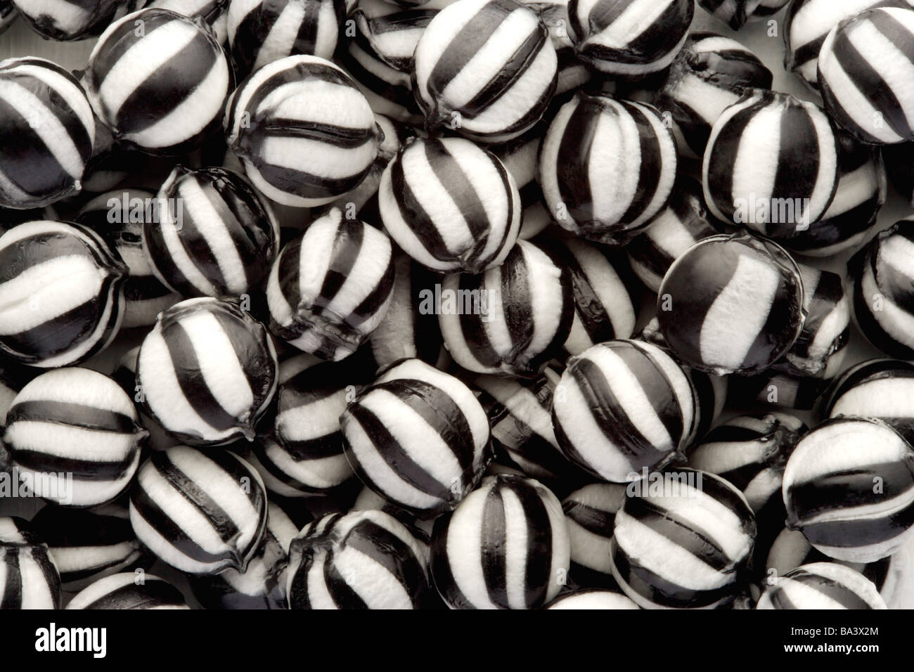 Two toned candies full frame Stock Photo - Alamy