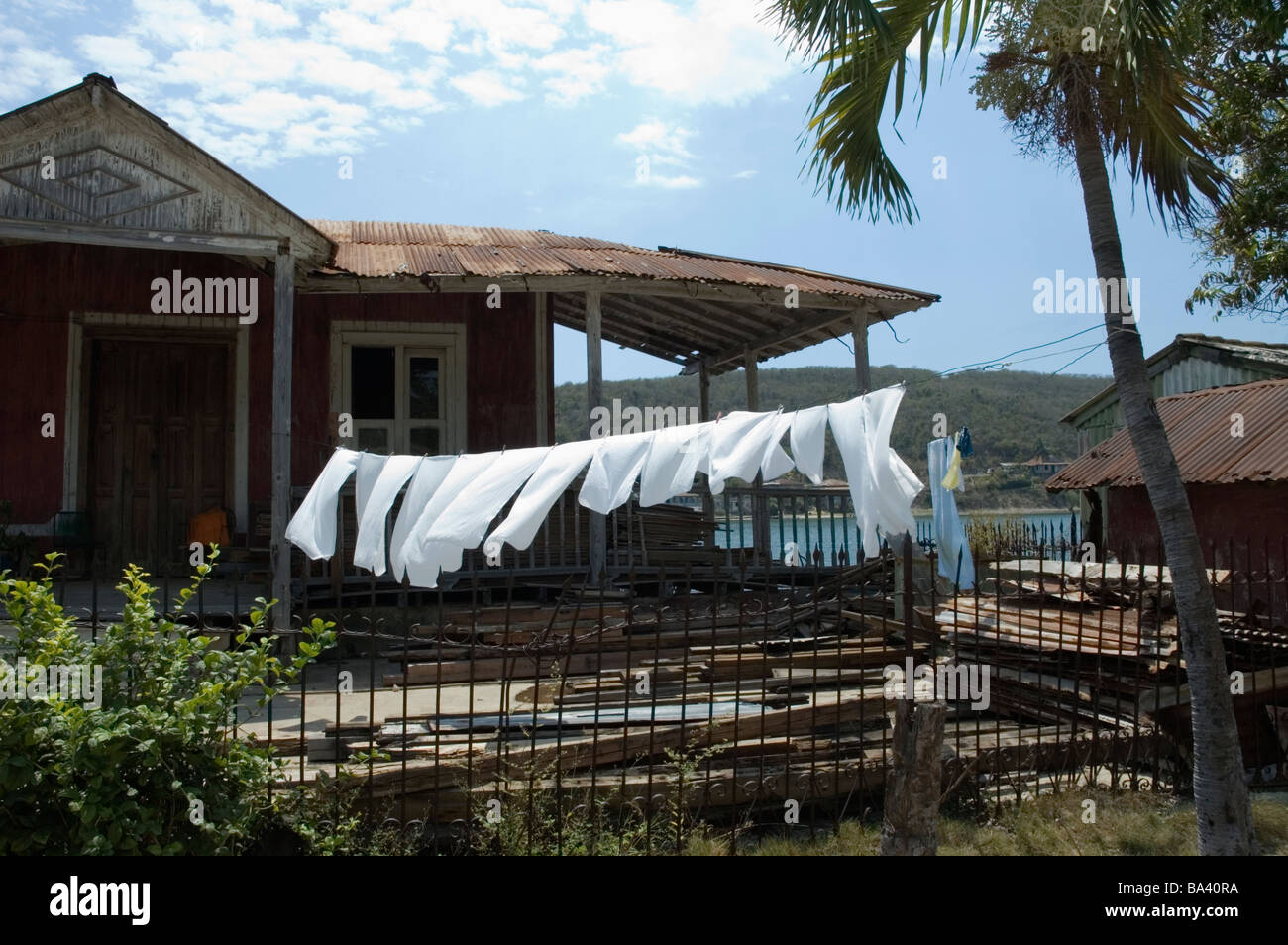 Windy day washing line hi-res stock photography and images - Alamy