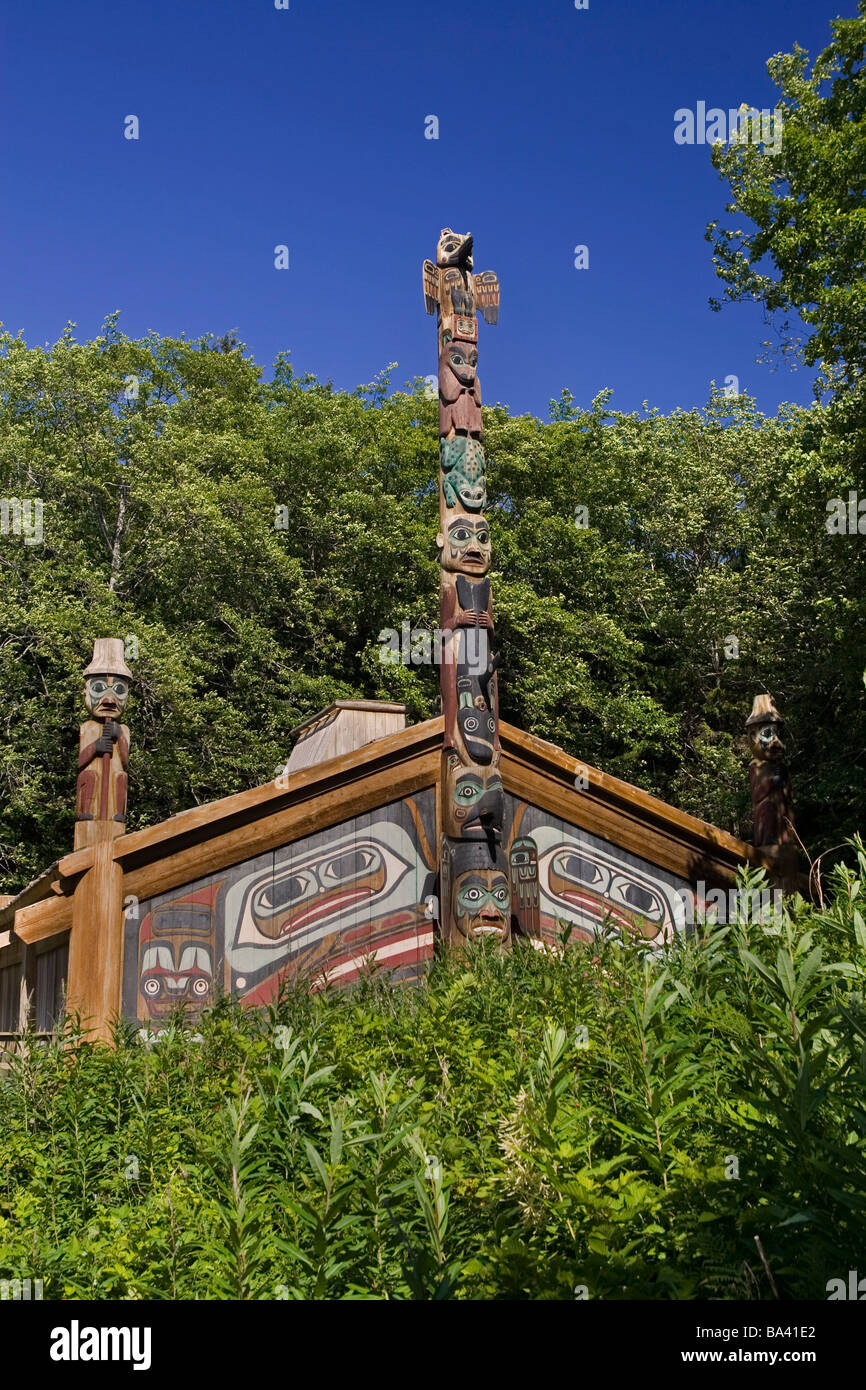 Clan House w/Totem poles @ Totem Bight State Historical Park near ...