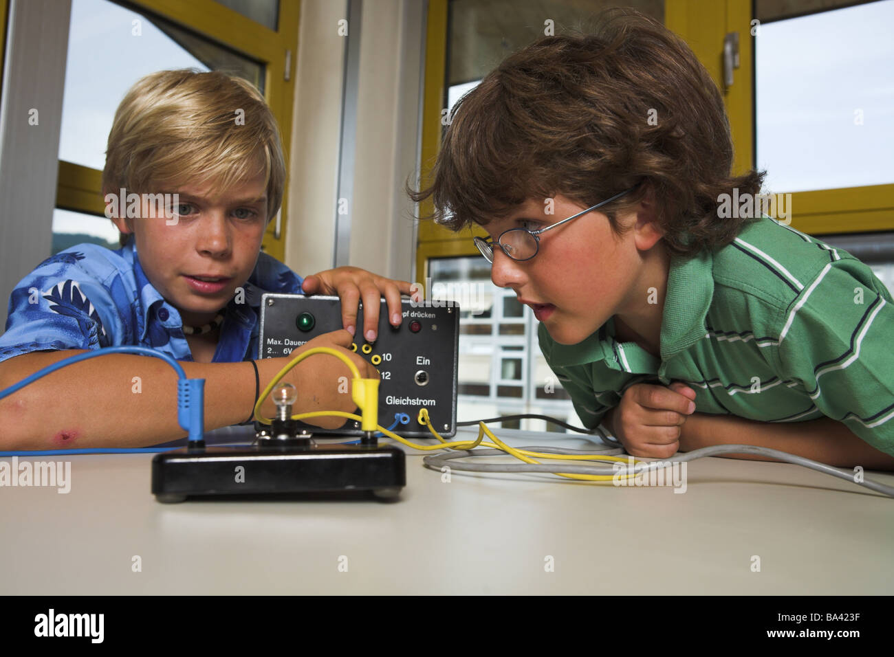 School classrooms instruction physics students interest attempt ...