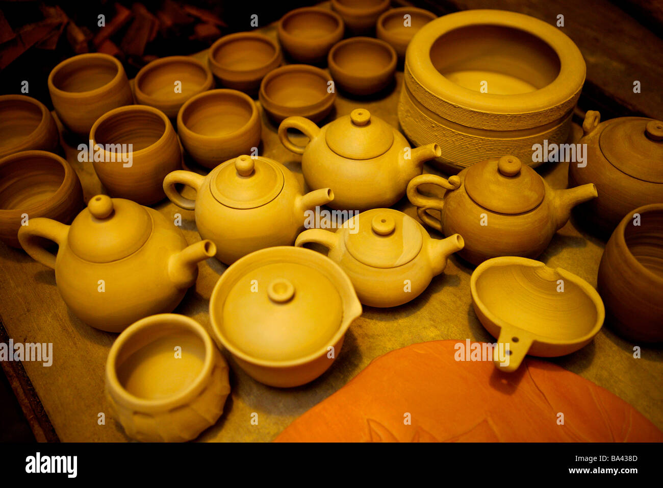 Firing clay hi-res stock photography and images - Alamy