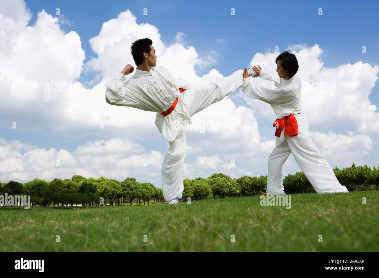 Men exercising practicing kung fu hi-res stock photography and images ...