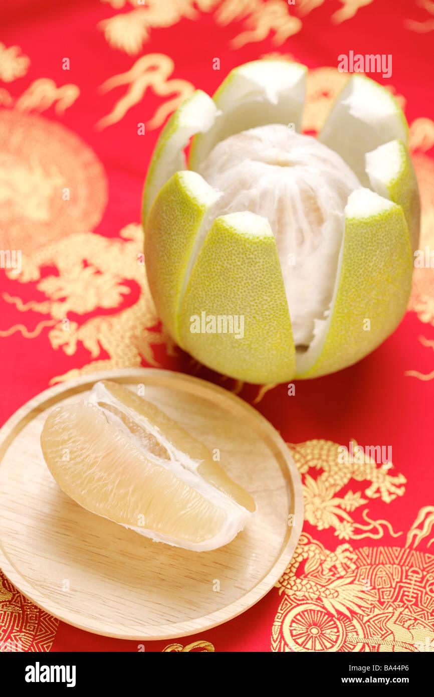 Peeled pomelo hi-res stock photography and images - Alamy