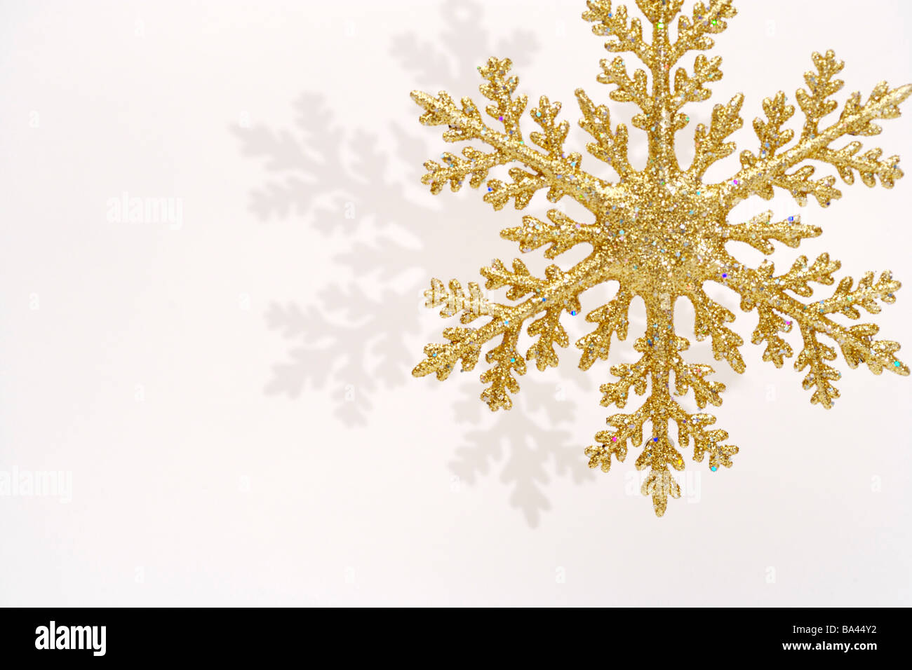 Snowflake close up Stock Photo - Alamy