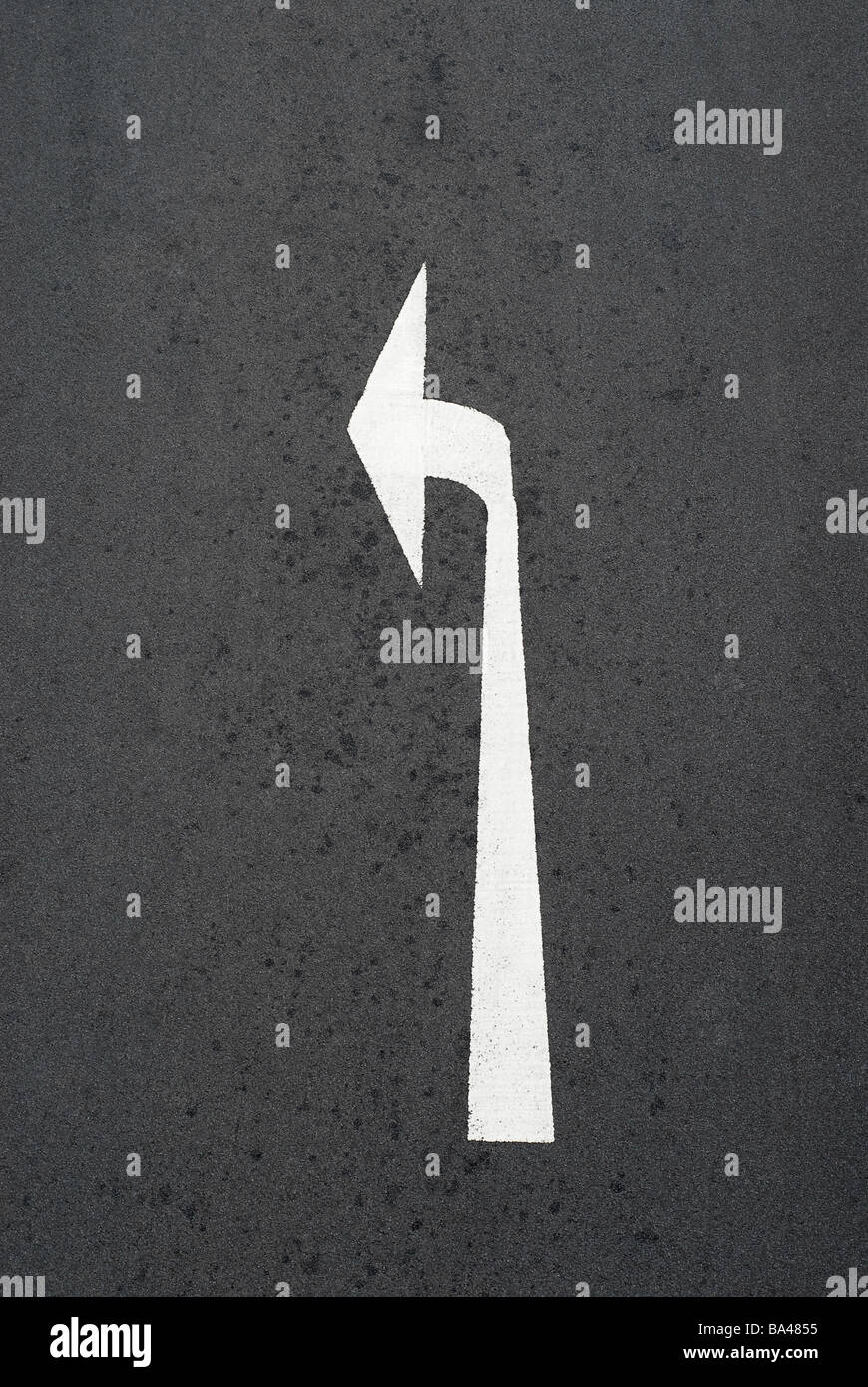 Street asphalt arrow directional-arrow left Linksabbieger 03/2006 turns ...