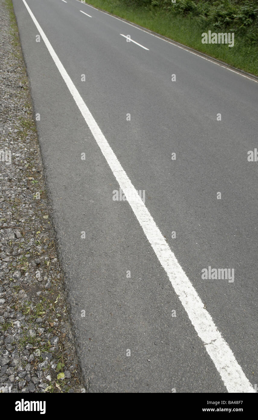 Roadway country road marking roadway-marking green-strips broached ...