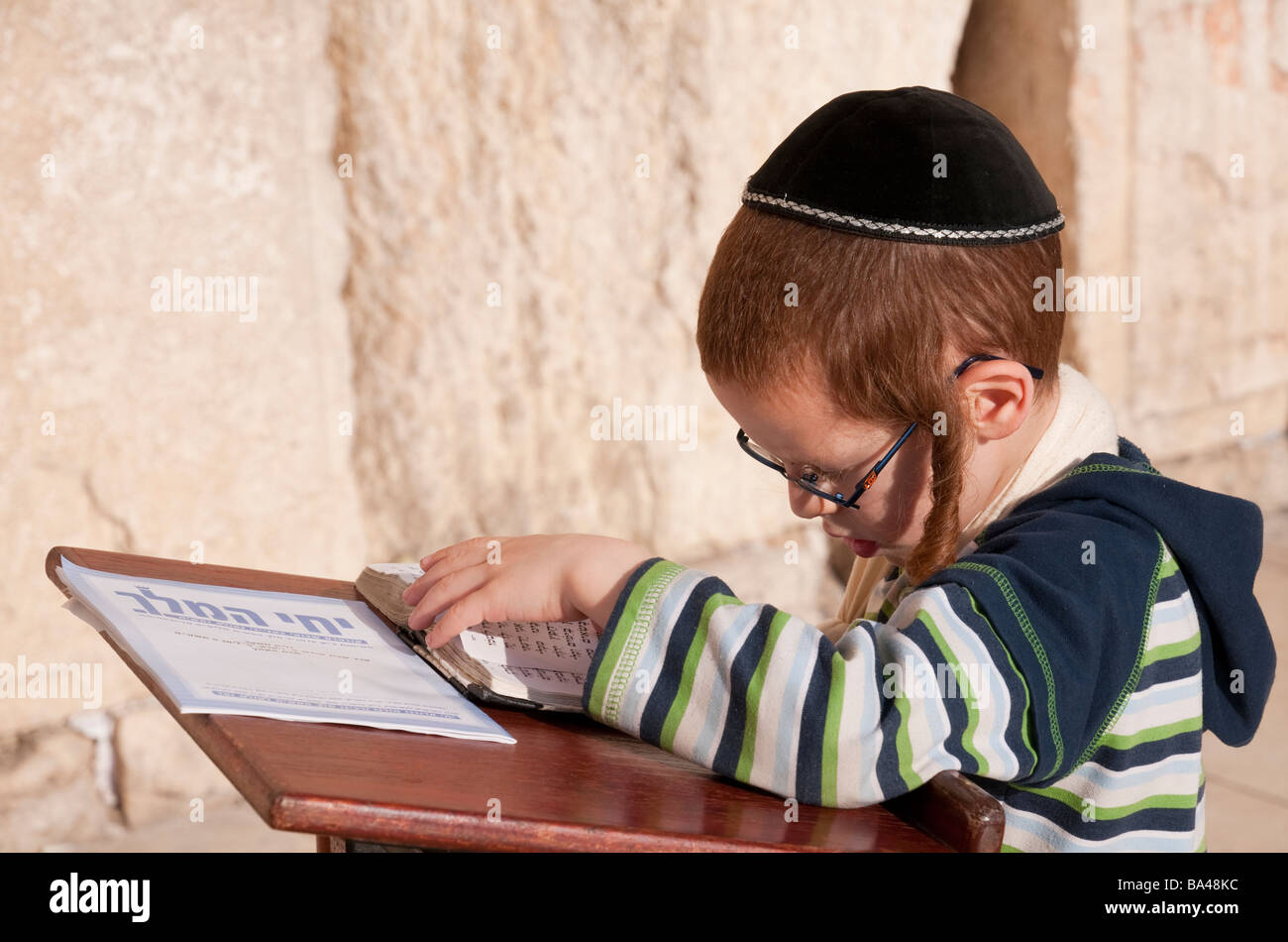 Red haired boy at wall hi-res stock photography and images - Alamy