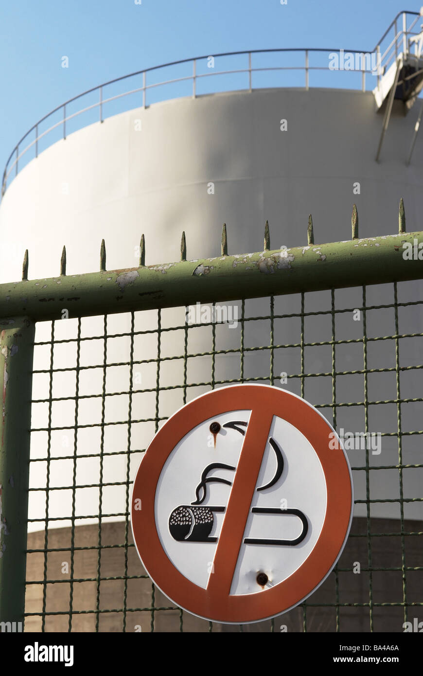 Oil gas tank explosion High Resolution Stock Photography and Images - Alamy