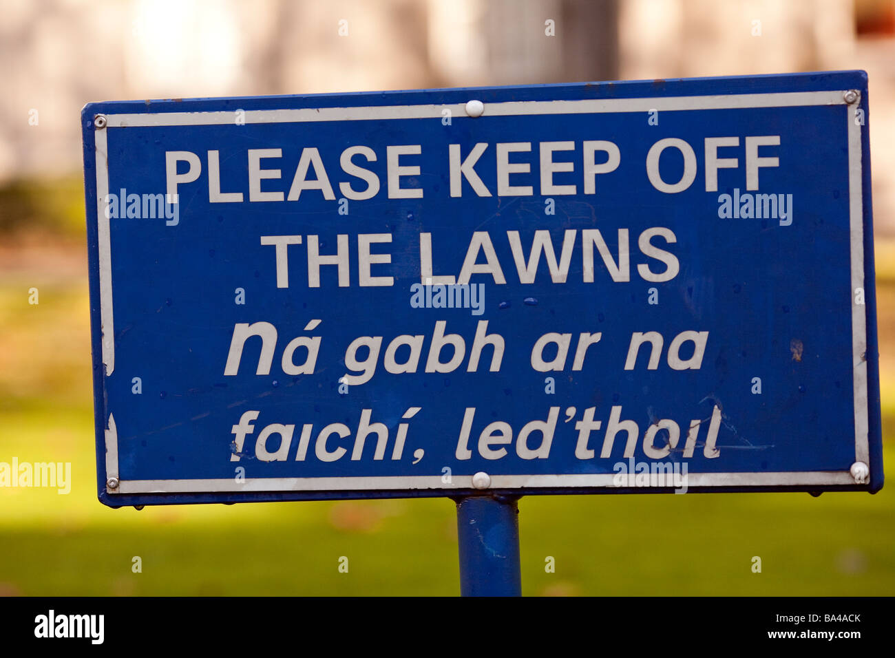 English and Gaelic sign Trinity College Dublin Ireland Stock Photo - Alamy