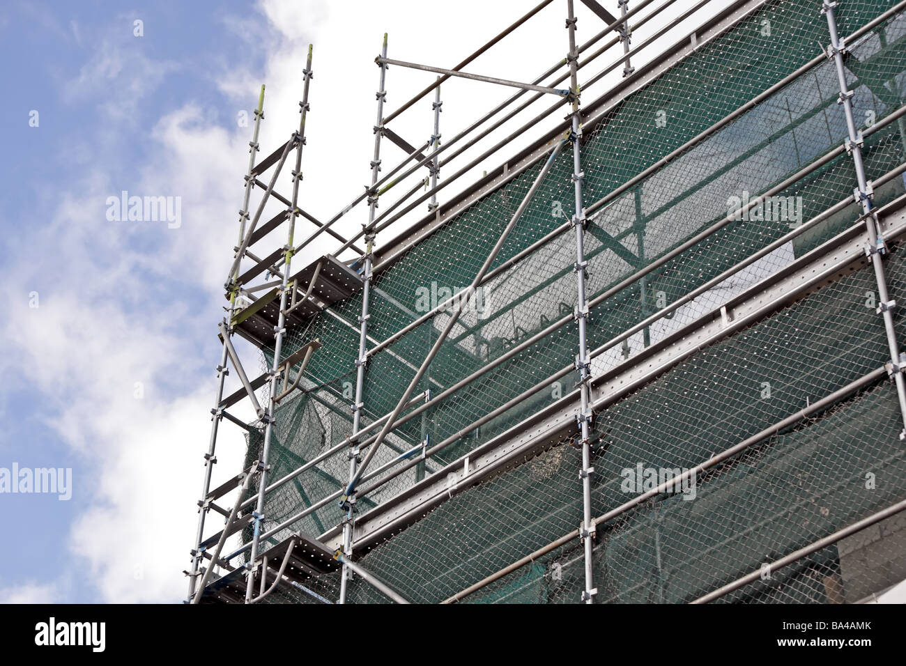 Scaffold netting hi-res stock photography and images - Alamy