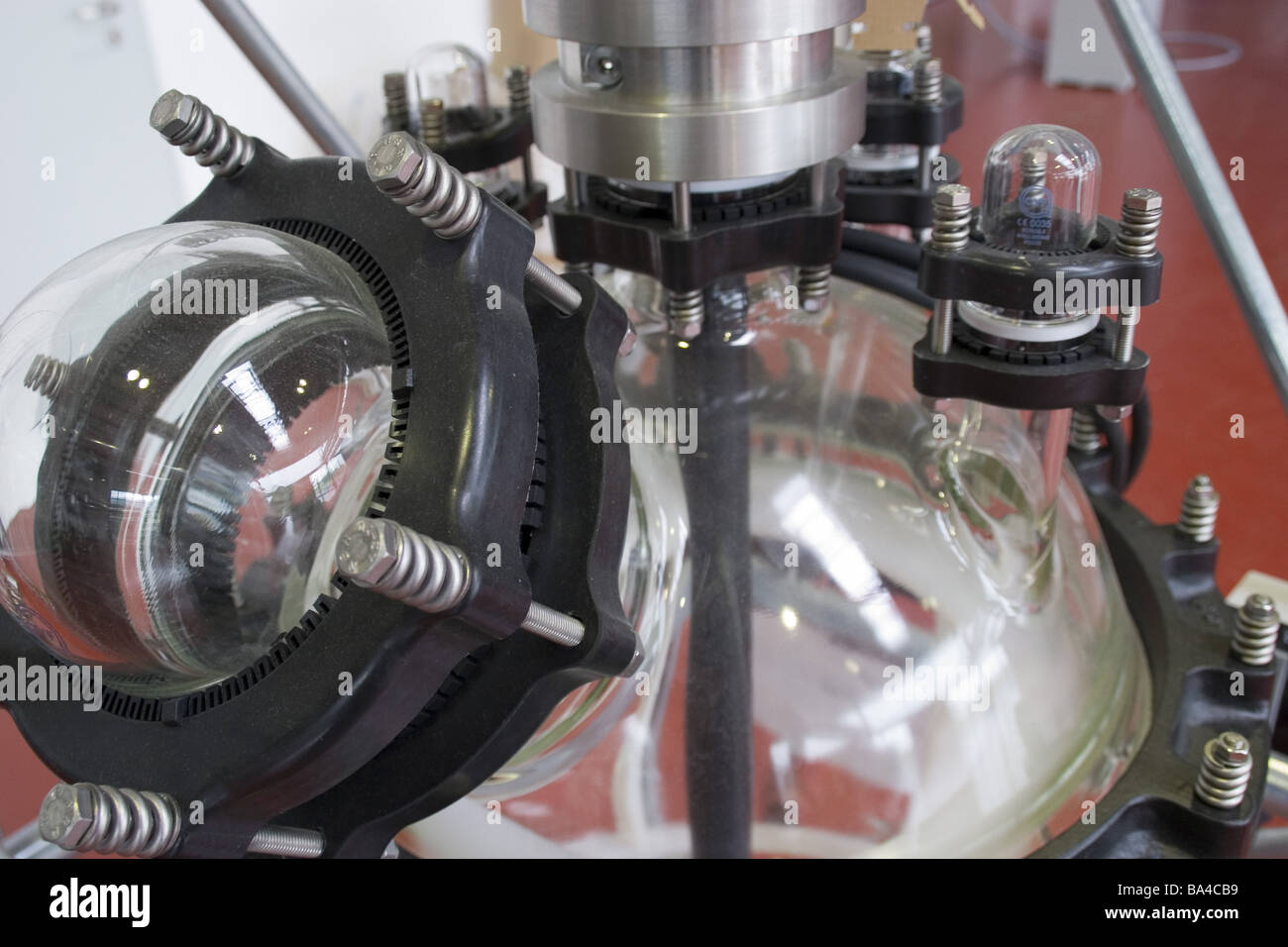 Laboratory production-installation glass-pistons detail laboratory ...