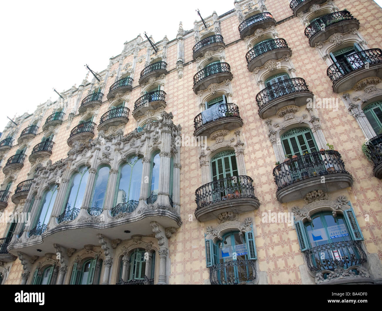 Barcelona facade hi-res stock photography and images - Alamy
