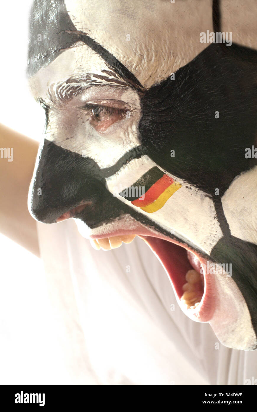 Screaming face painting hi-res stock photography and images - Alamy