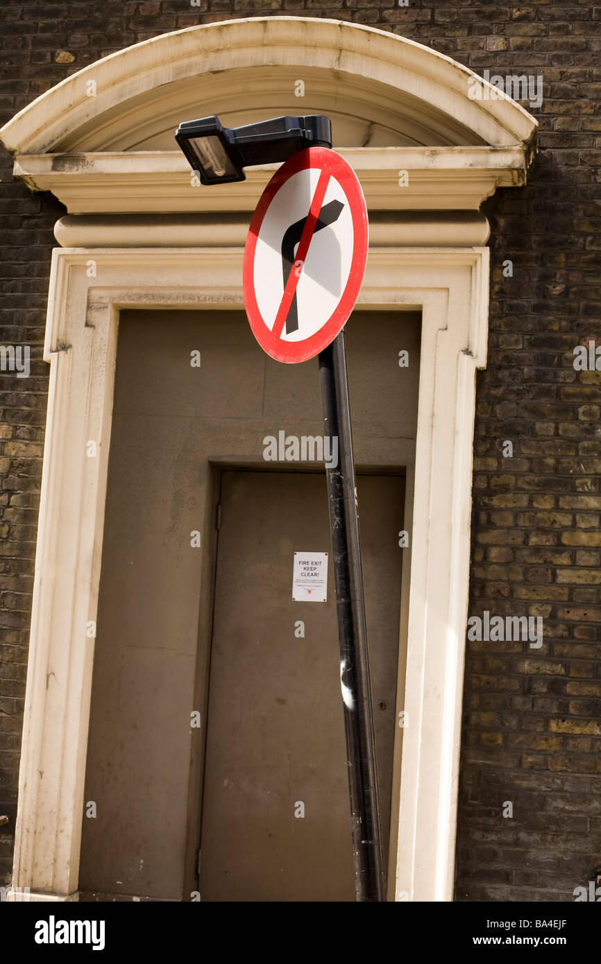 Road sign no right turn hi-res stock photography and images - Alamy