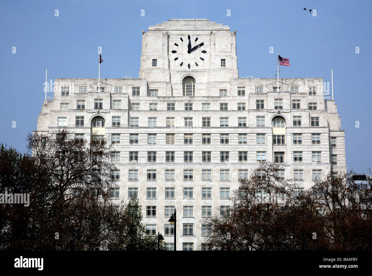 Shell-Mex building from across River Thames, London Stock Photo - Alamy