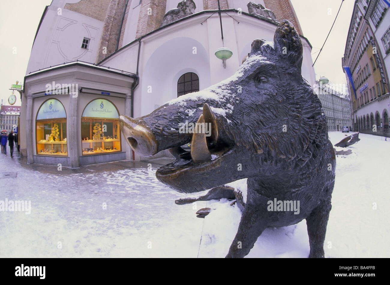 Bronze eber hi-res stock photography and images - Alamy