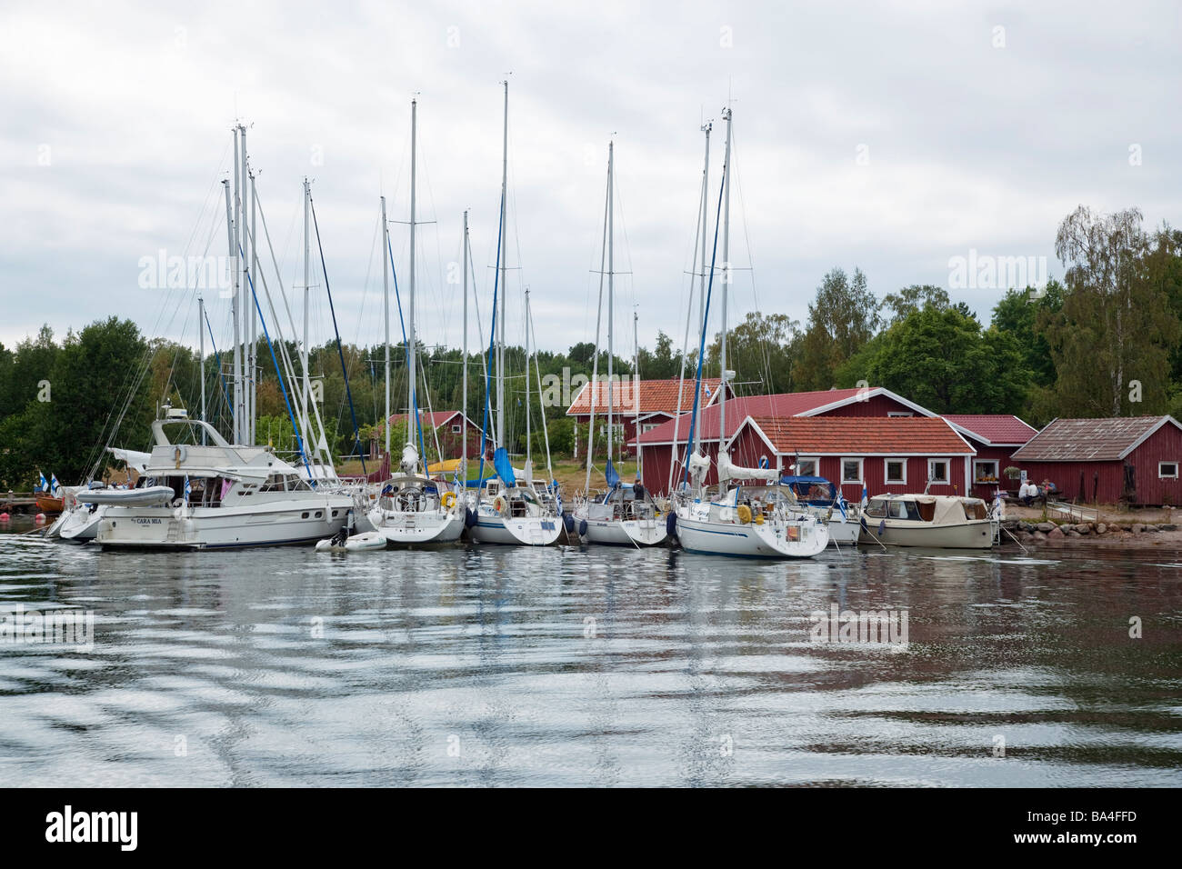 Boat harbor in the archipelago Stock Photo - Alamy