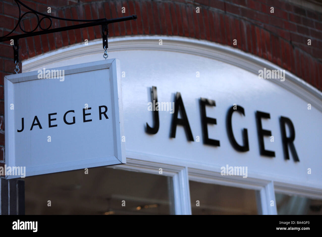 Jaeger jeager high street retail hi-res stock photography and images ...
