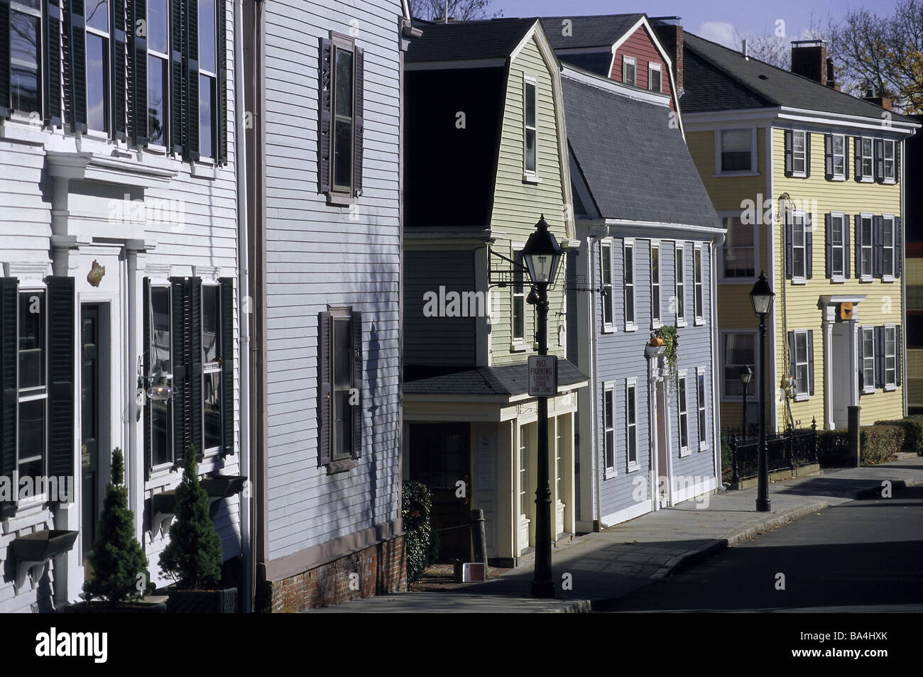 Federal style row houses hi-res stock photography and images - Alamy