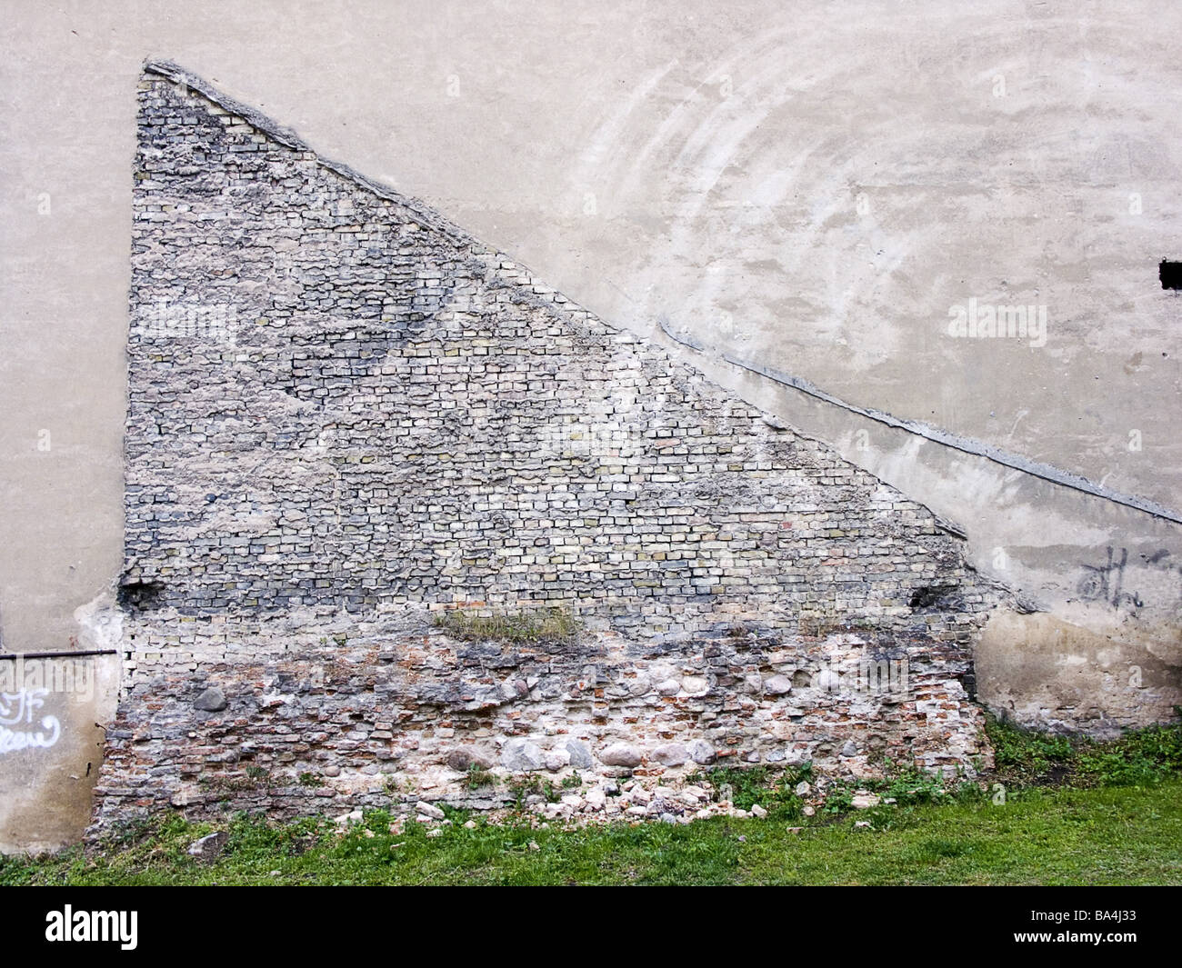 Lithuania Vilnius house-wall building-part demolition-place ripped off ...