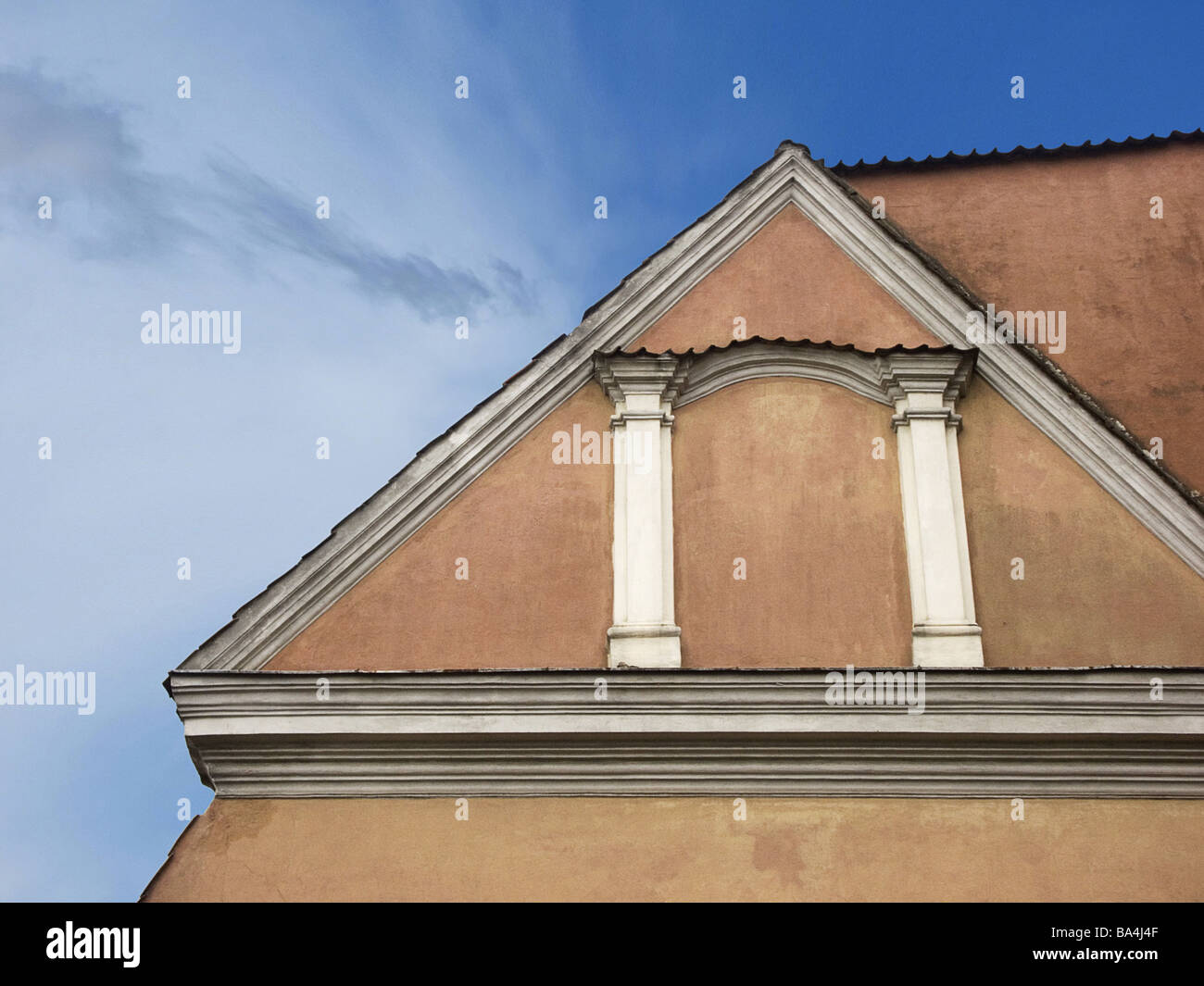 Gable columns hi-res stock photography and images - Alamy