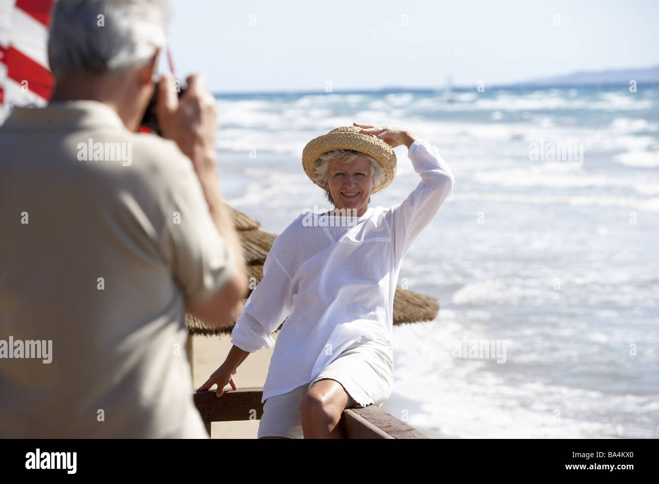 Beach senior-pair photographs mutually detail series people seniors ...