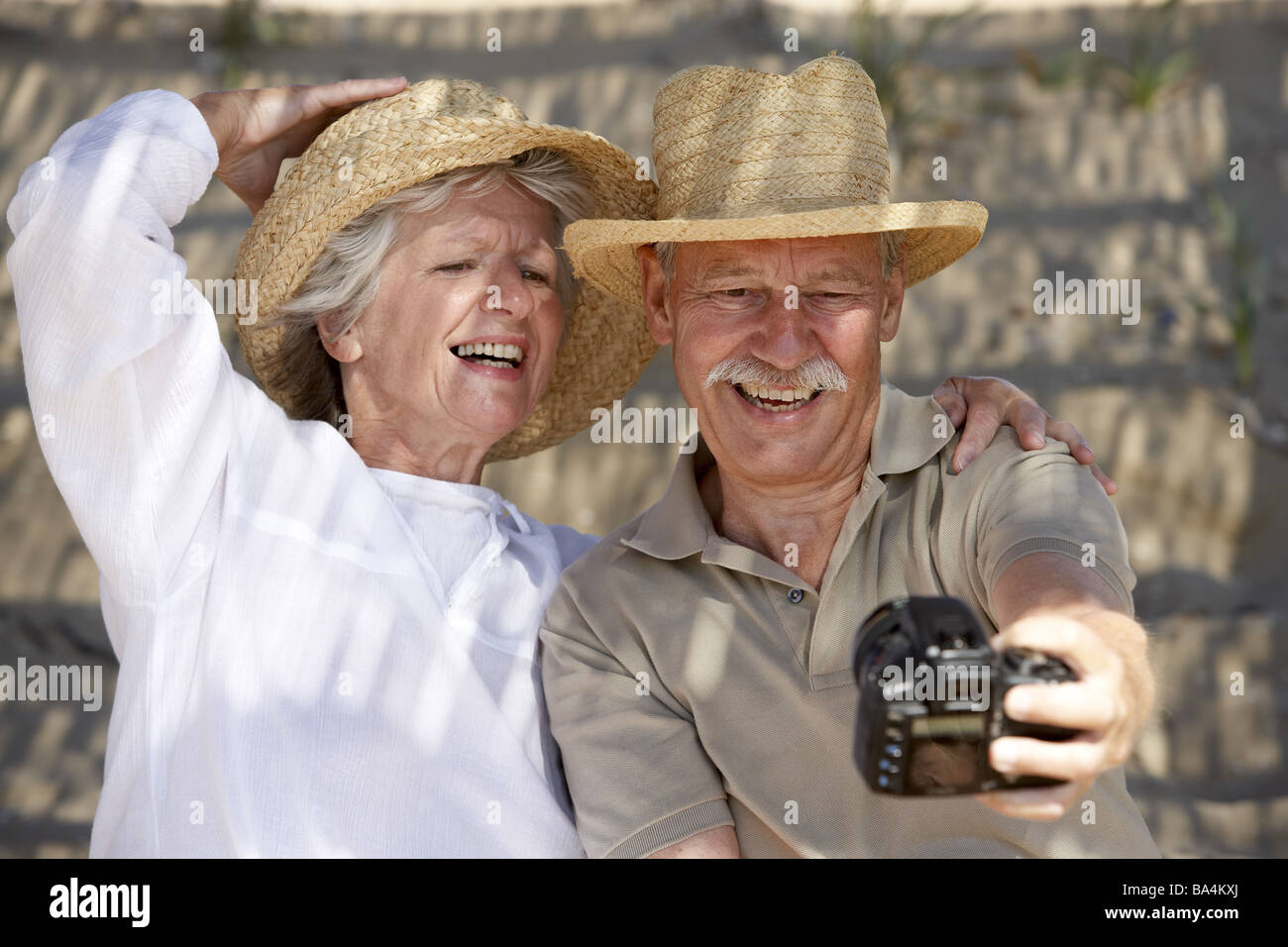 Beach senior-pair camera self-portrait cheerfully detail series people ...
