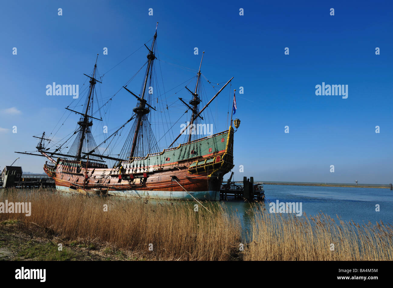 Old dutch ship hi-res stock photography and images - Alamy