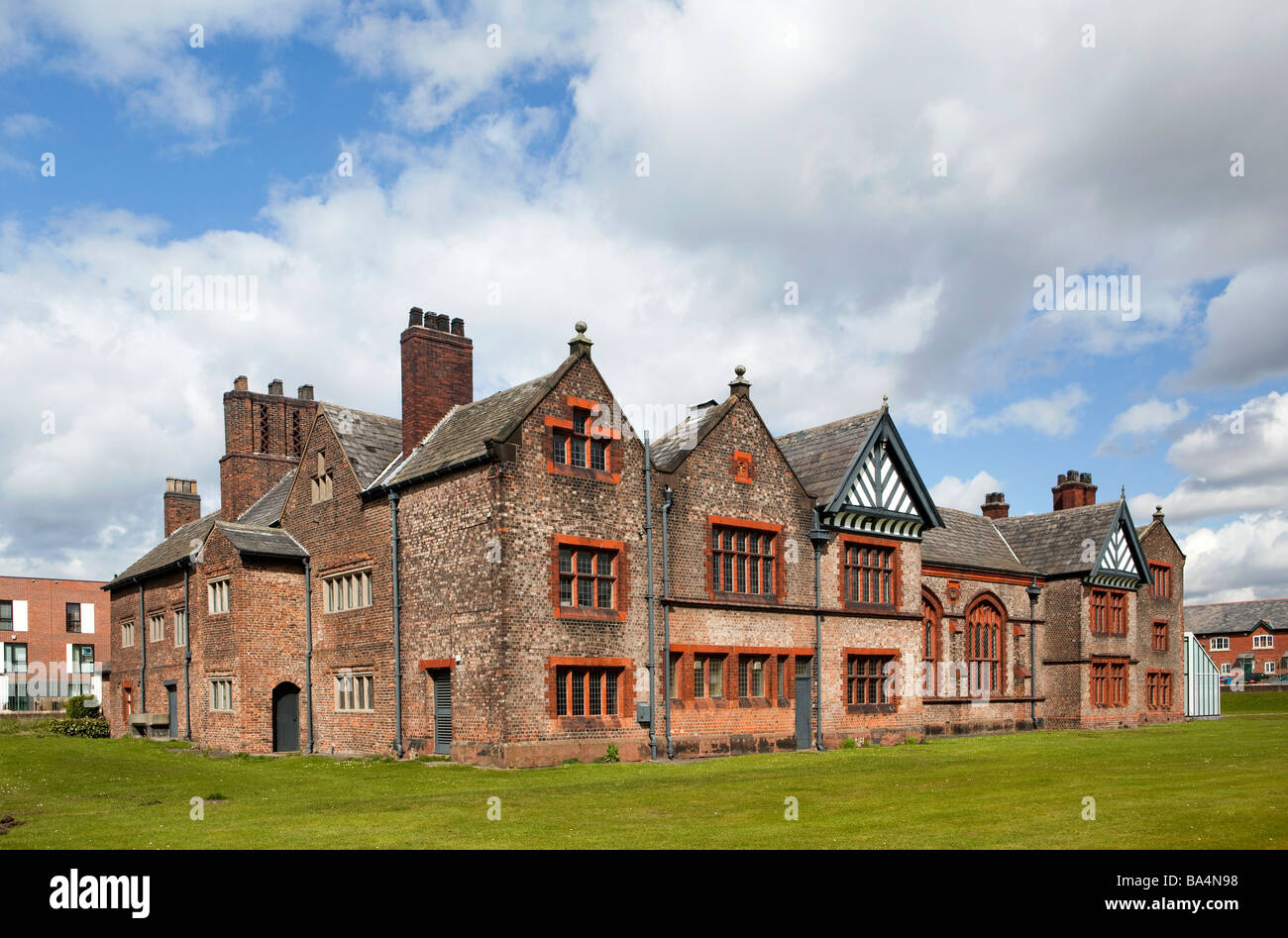 Old salford hi-res stock photography and images - Alamy
