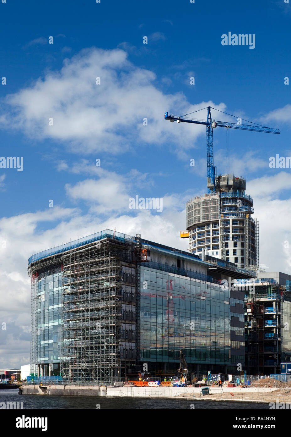Bbc headquarters salford hi-res stock photography and images - Alamy