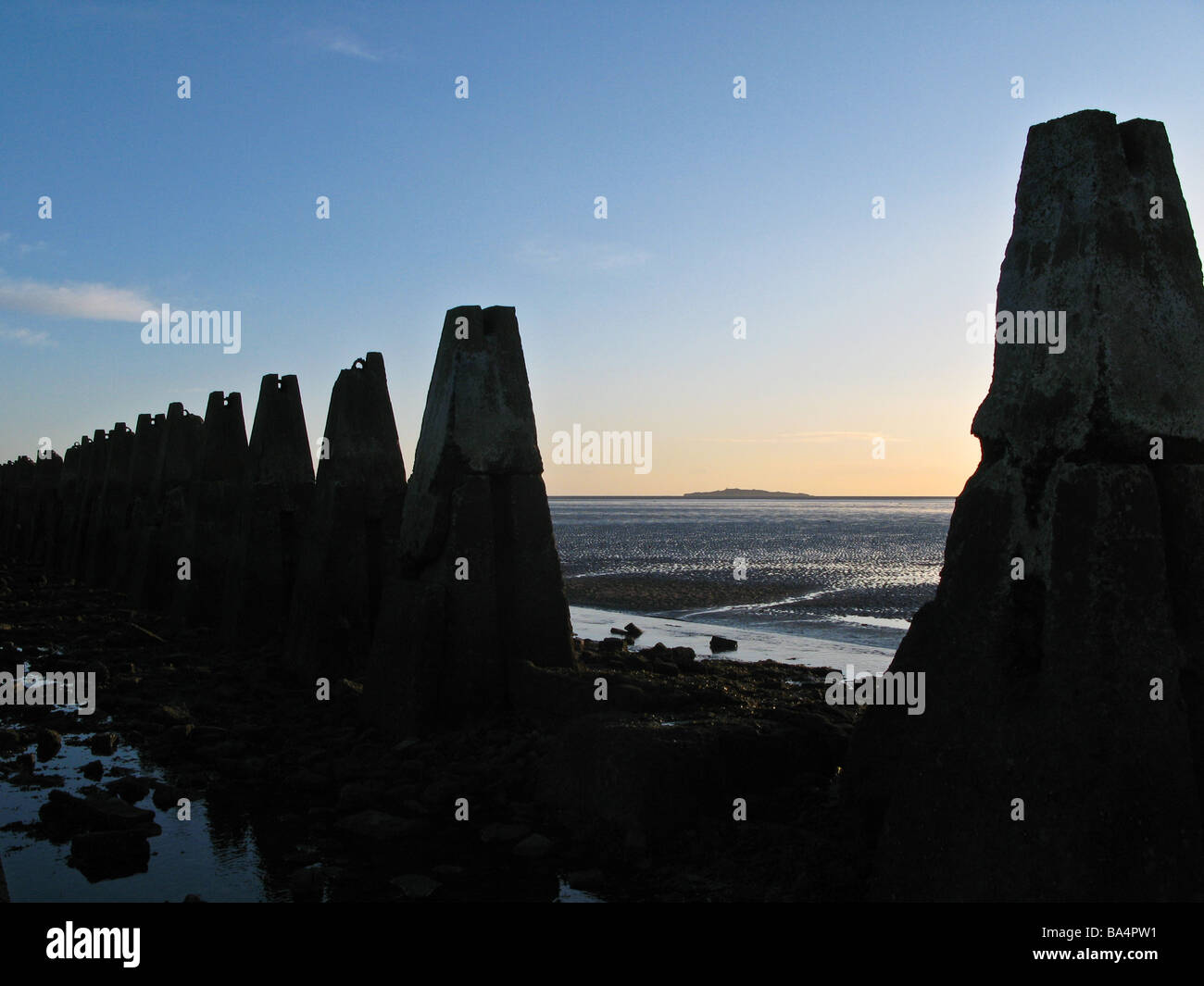 Concrete groynes hi-res stock photography and images - Alamy