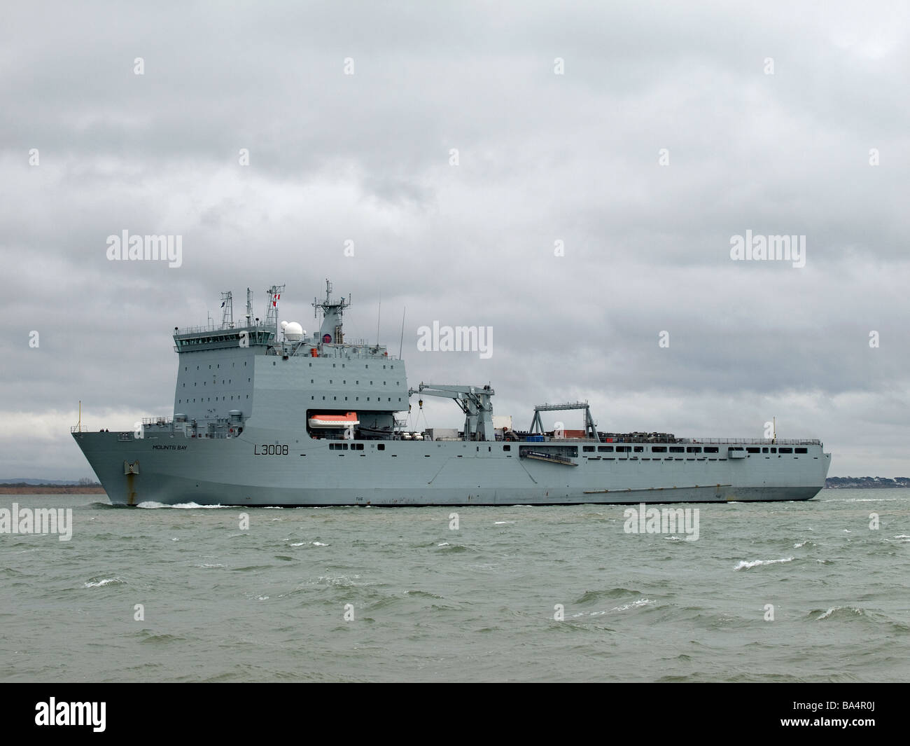 Royal Fleet Auxillary ship Mounts Bay approaching Southampton UK Stock ...