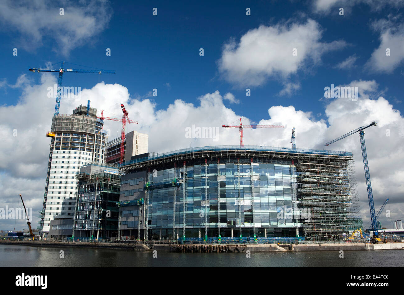 Bbc headquarters salford hi-res stock photography and images - Alamy