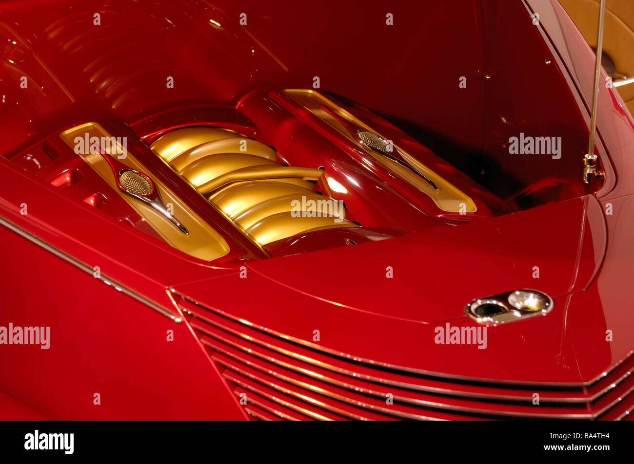 Red classic custom car engine Stock Photo - Alamy
