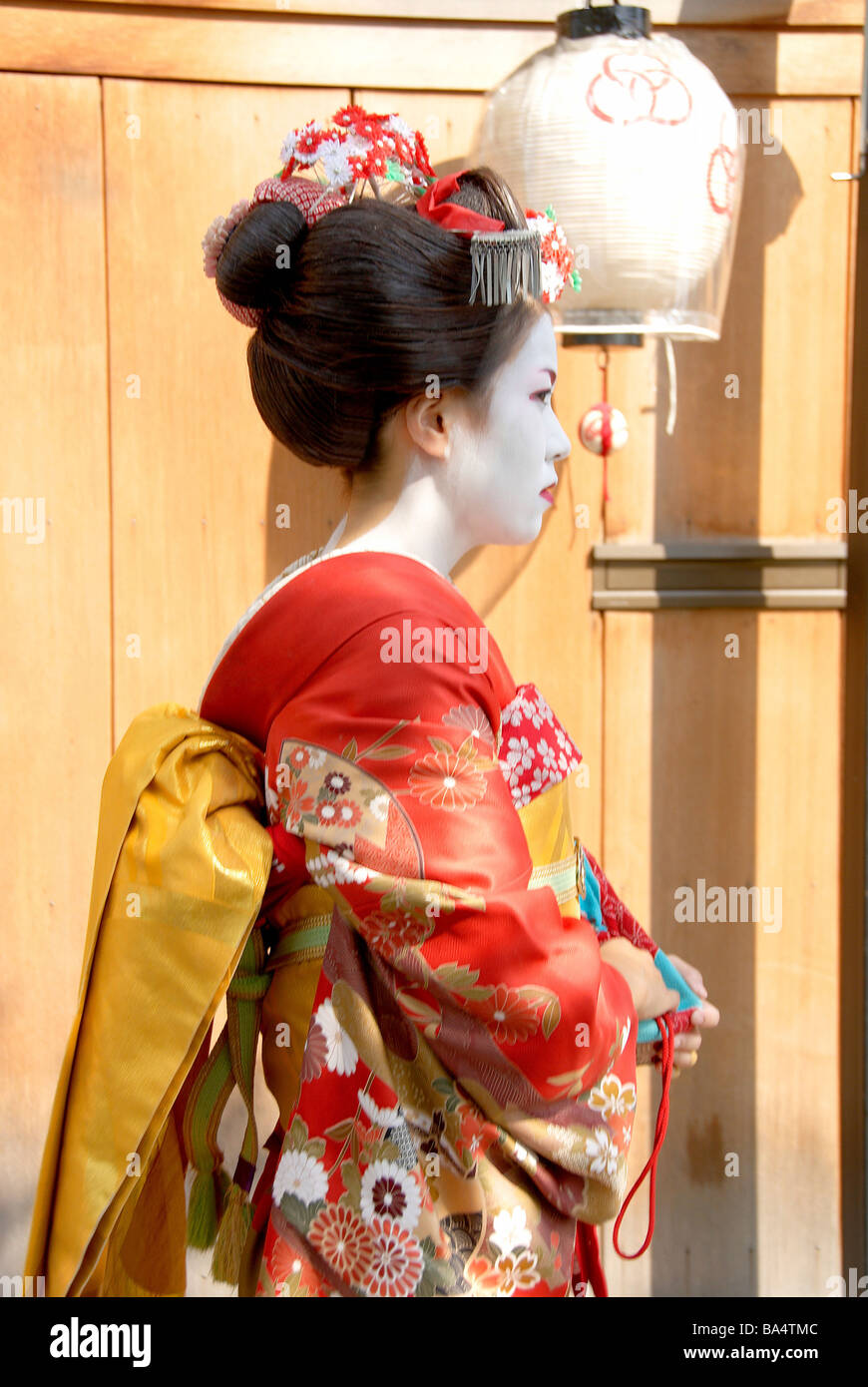 Geisha Wearing Traditional Costume Stock Photo - Alamy
