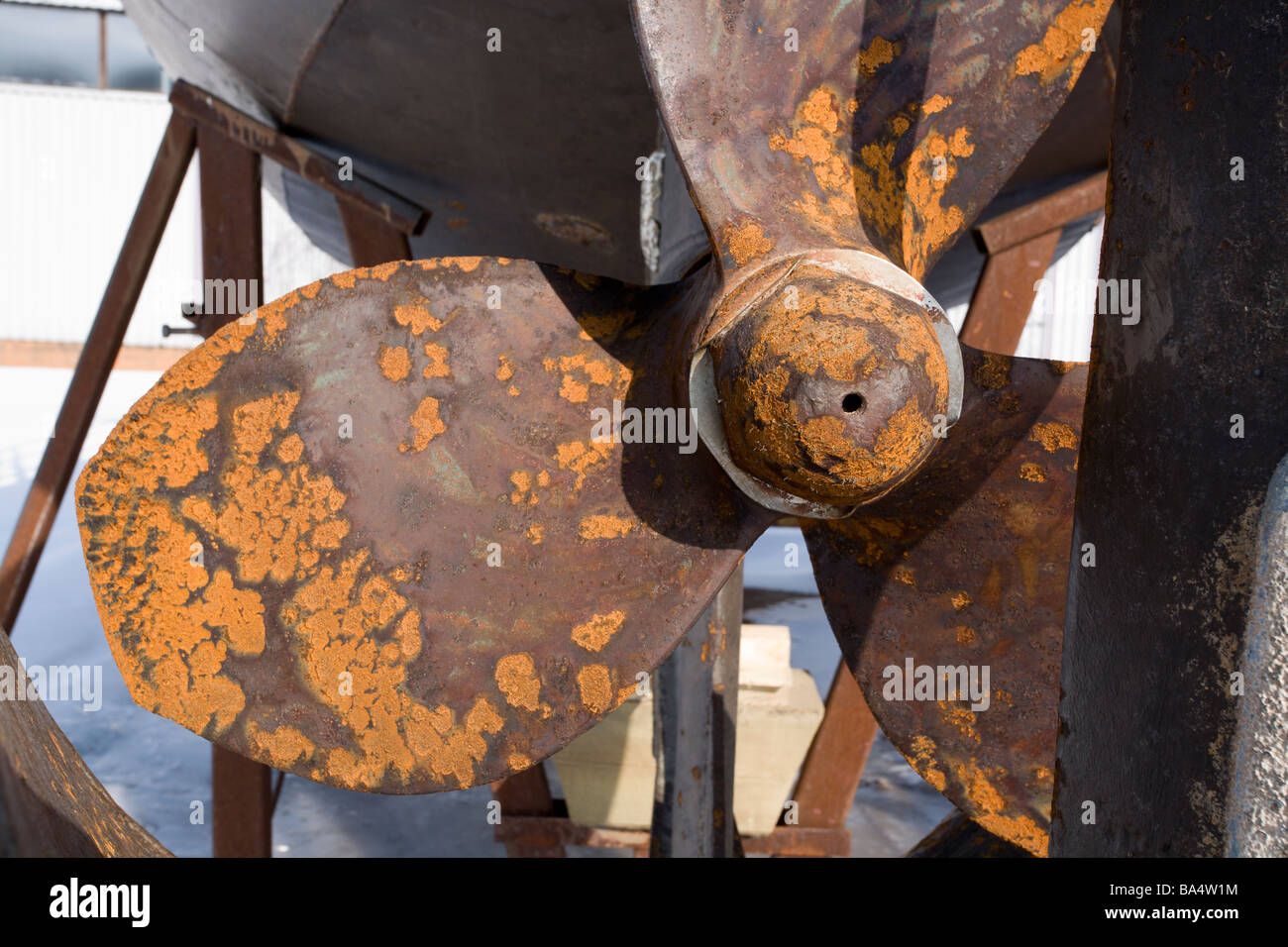 rusty boat propeller Stock Photo - Alamy